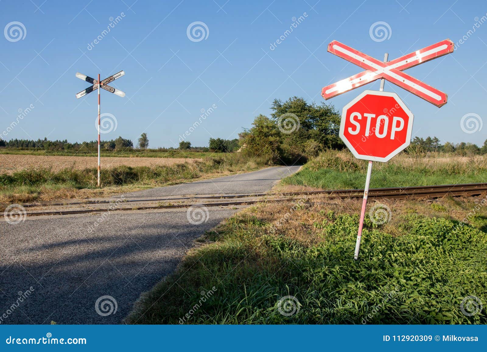 Panneau D'avertissement De Croisement De Chemin De Fer Image stock ...