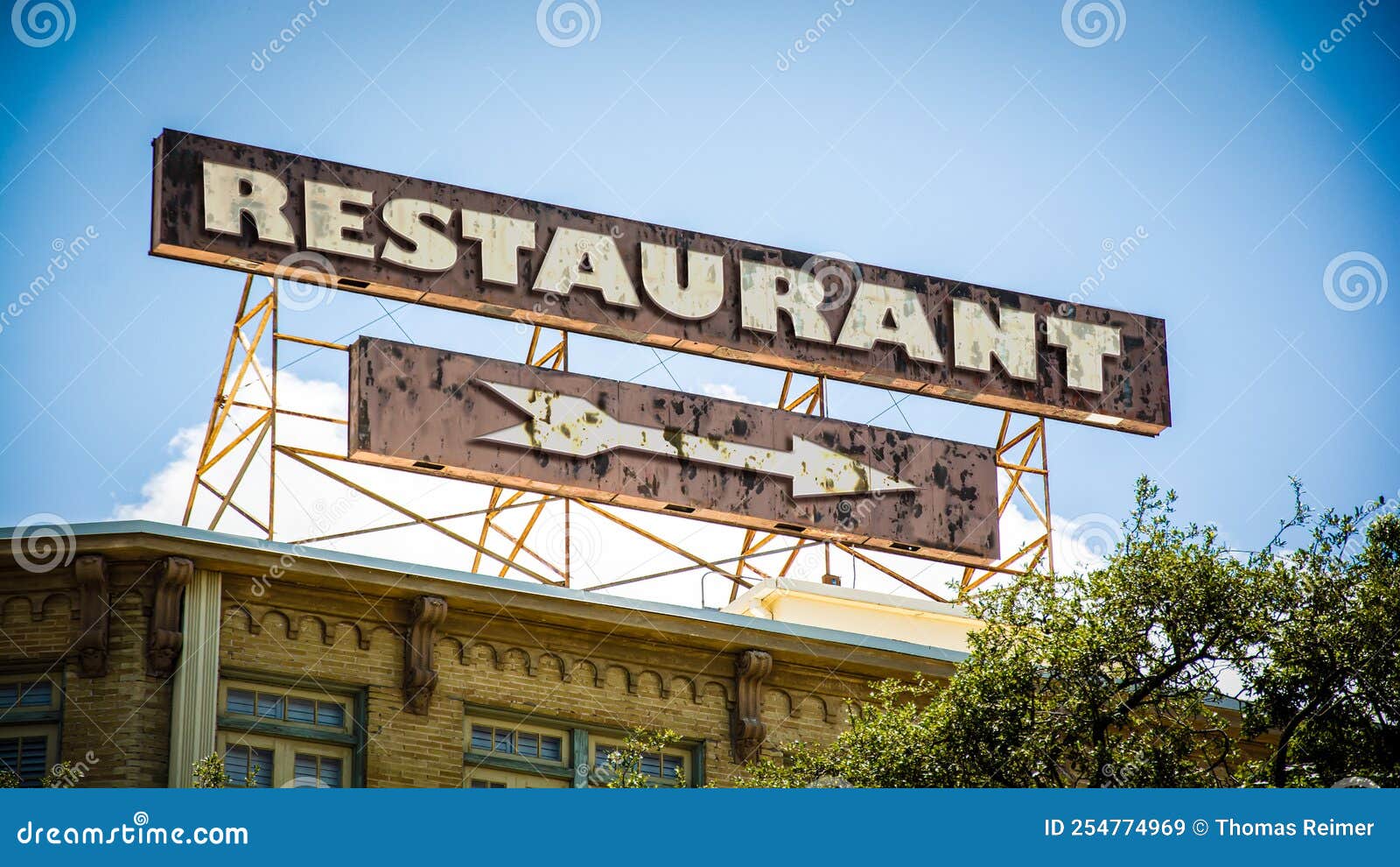 Panneau De Rue Au Restaurant Image stock - Image du taverne, auberge ...