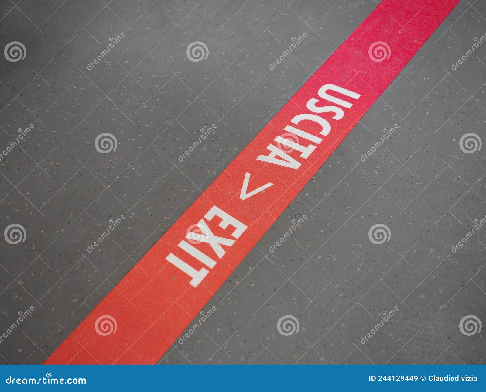 Panneau de sortie uscita image stock. Image du signe - 244129449