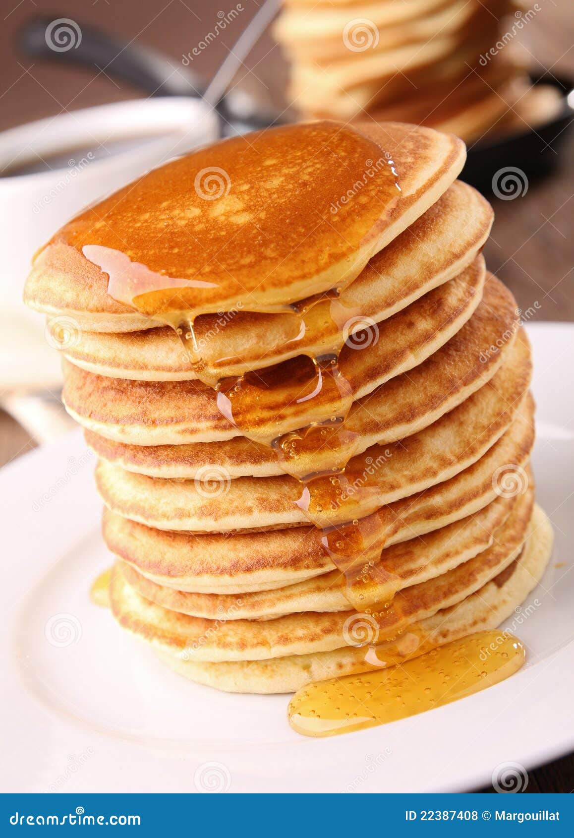 Pannekoek en stroop stock foto. Image of voedsel, stroop - 22387408