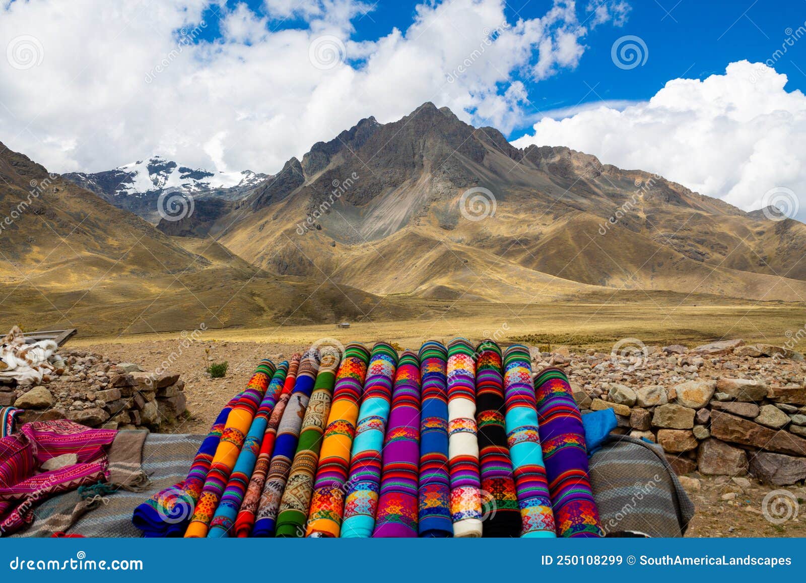 Pano Colorido Tradicional Peruano Imagem de Stock - Imagem de étnico ...