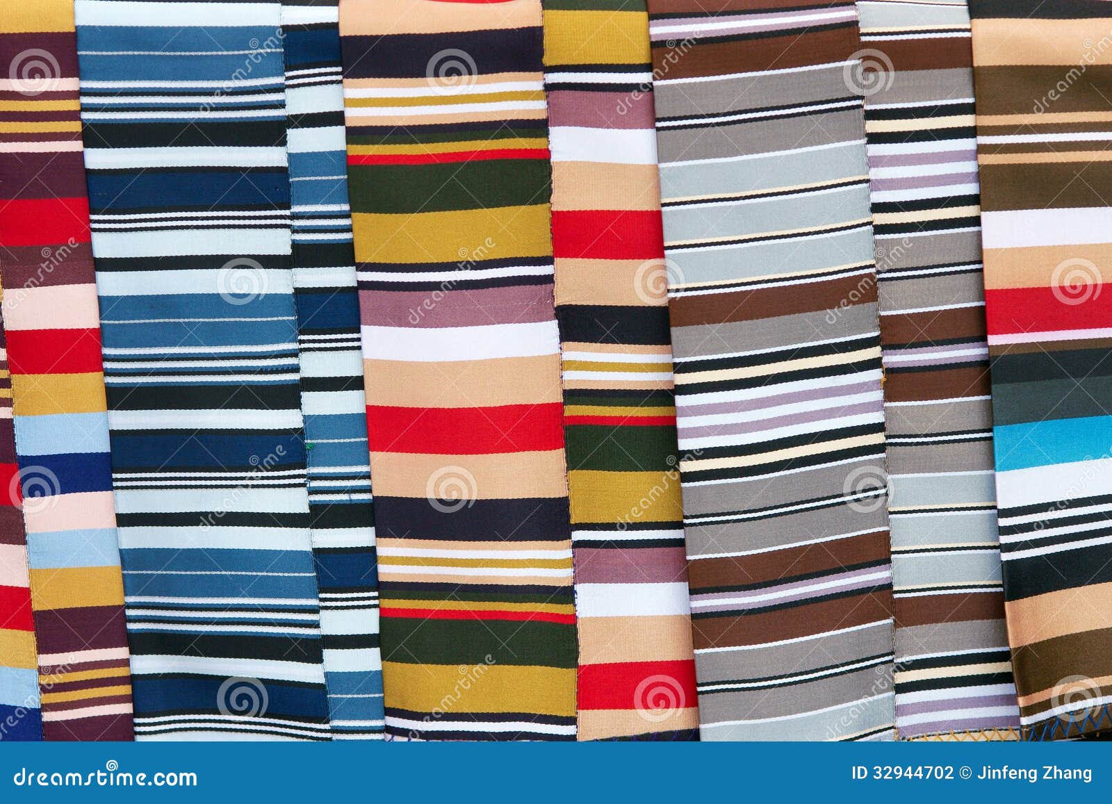 Pano listrado colorido foto de stock. Imagem de raia - 32944702