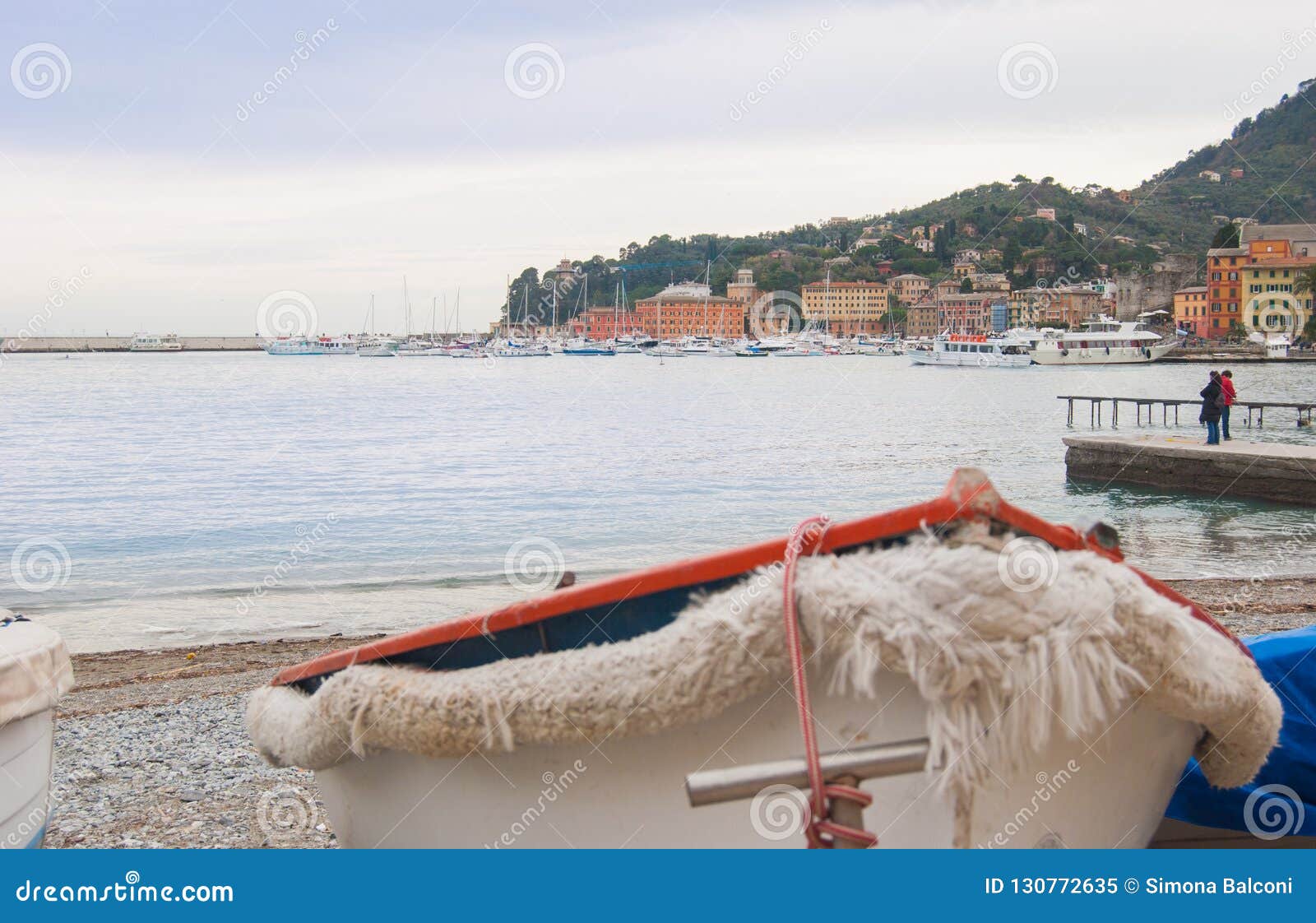 Panorama Auf Rapallo-Hafen Vom Strand Stockbild - Bild von bruch ...
