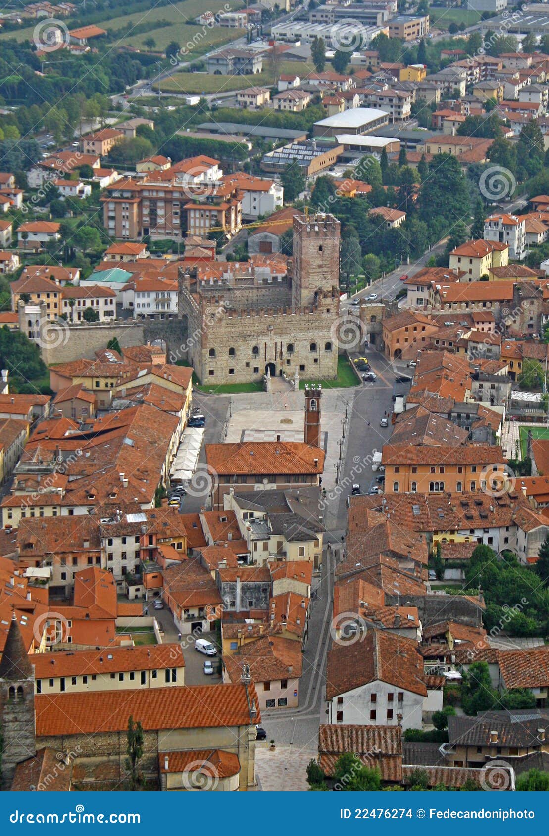 Panorama Con Il Quadrato Di Scacchi Ed Il Castello Fotografia Stock ...