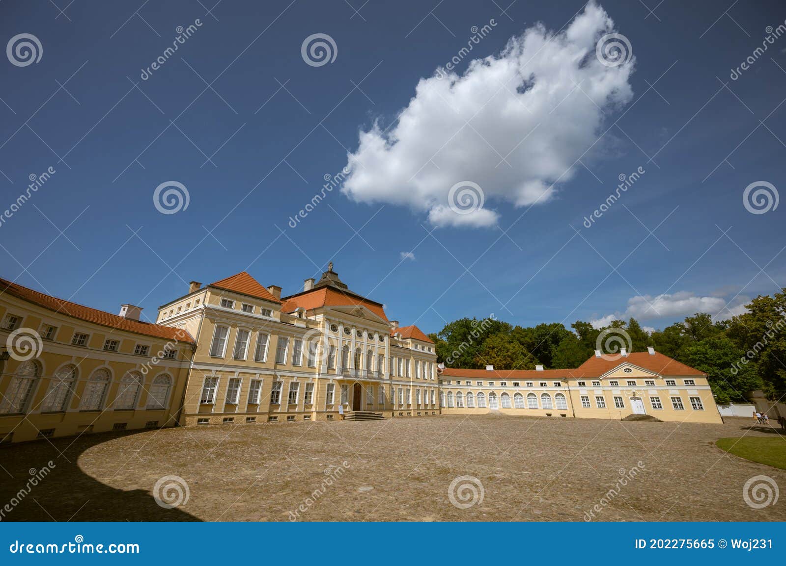 Palace in Rogalin stock image. Image of courtyard, castle - 202275665
