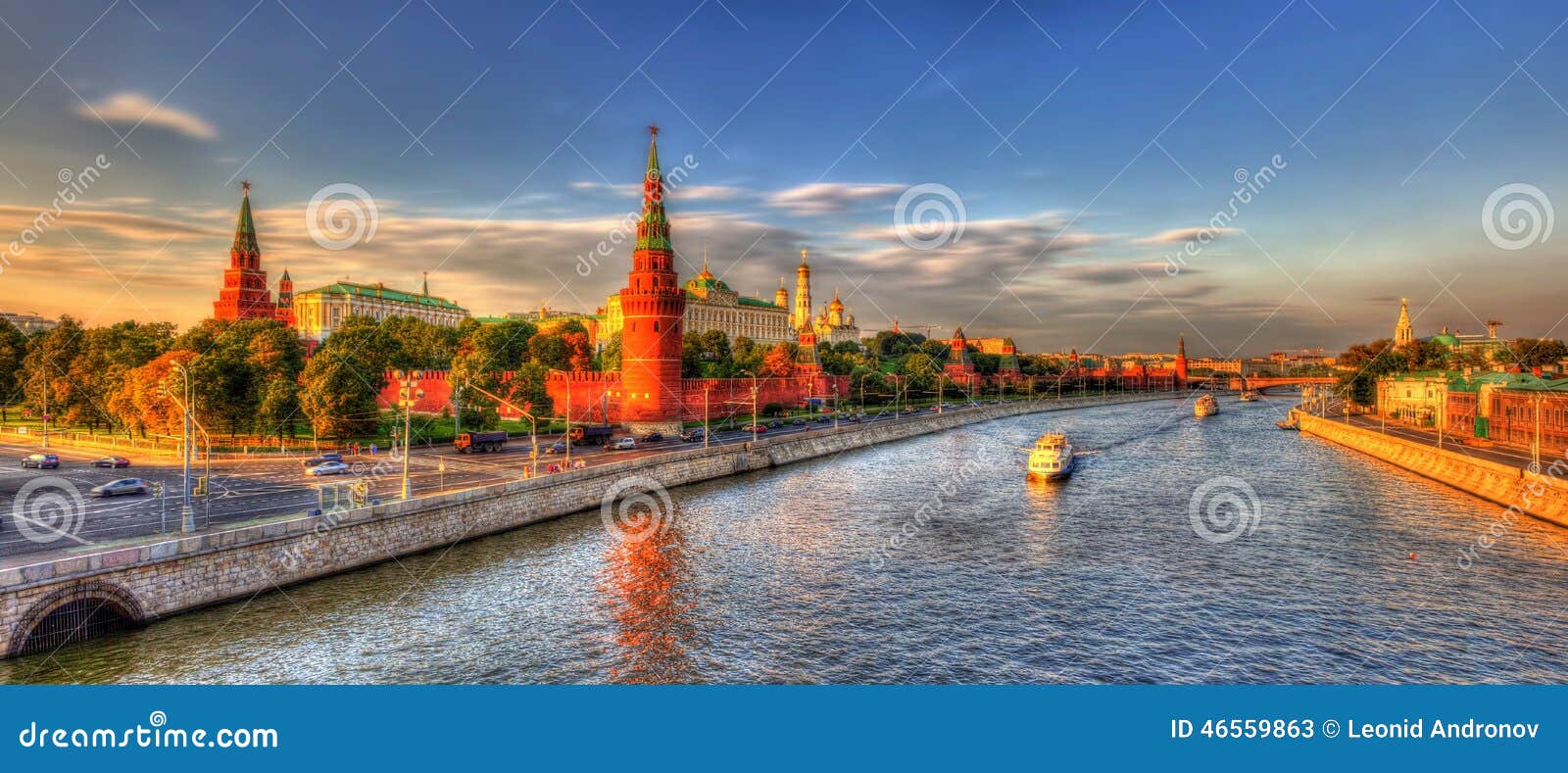 Panorama Da Noite Do Kremlin De Moscou Imagem de Stock - Imagem de ...
