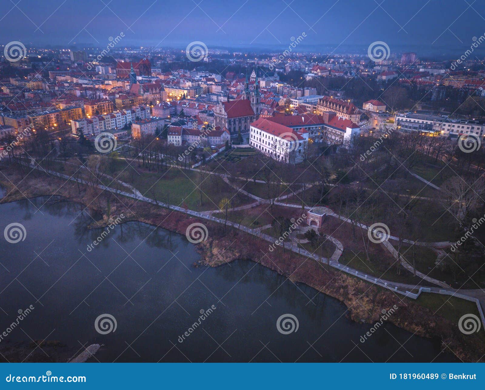 Panorama de bronha imagem de stock. Imagem de panorama - 181960489