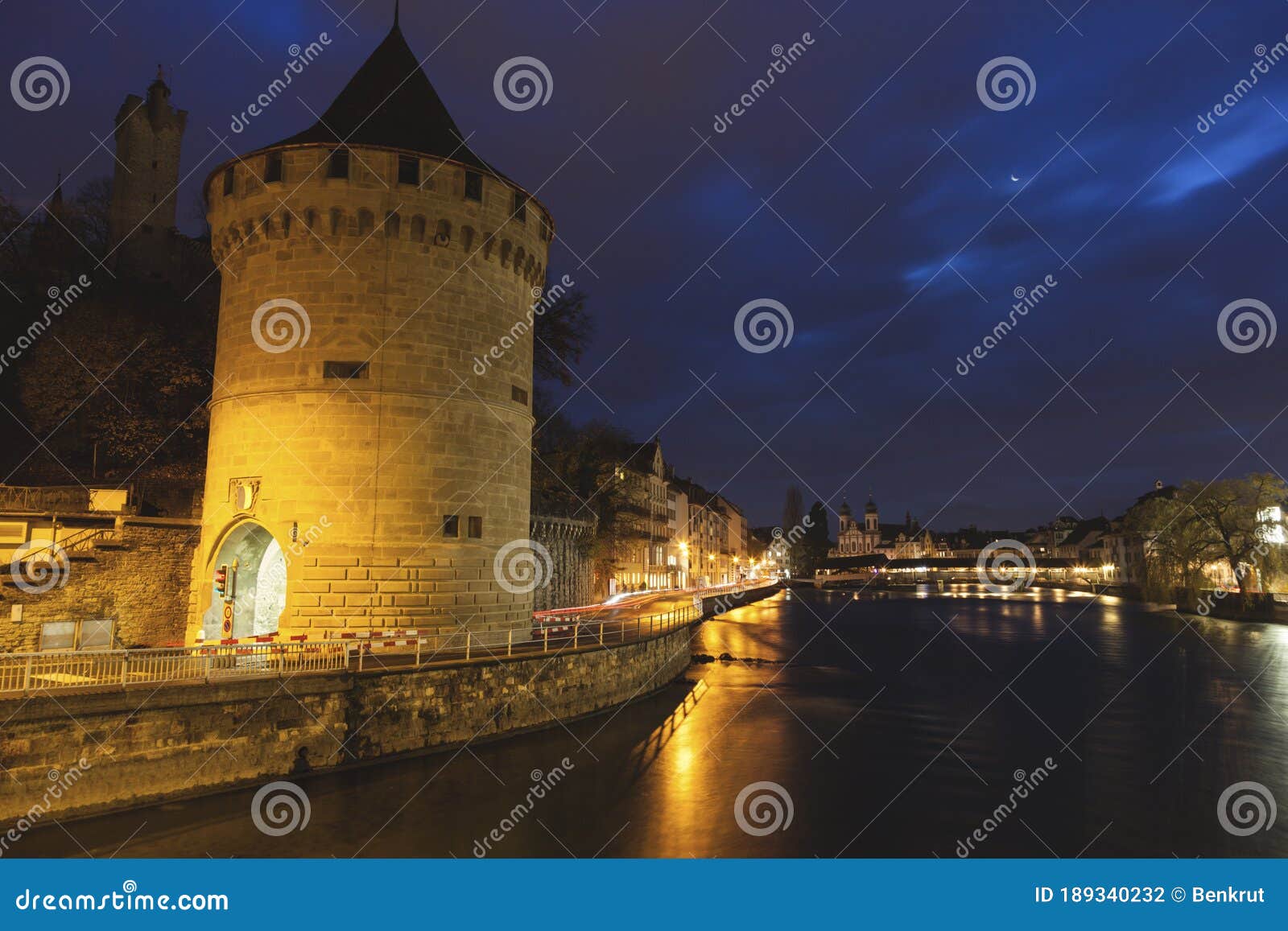 Panorama de la lucerna foto de archivo. Imagen de noche - 189340232