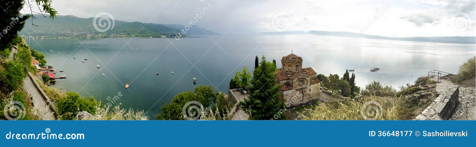 Panorama del lago Ohrid imagen de archivo. Imagen de agua - 36648177