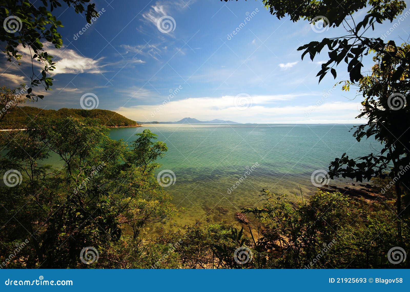 Panorama Del Mar Del Corral Imagen de archivo - Imagen de rocas, cairns ...