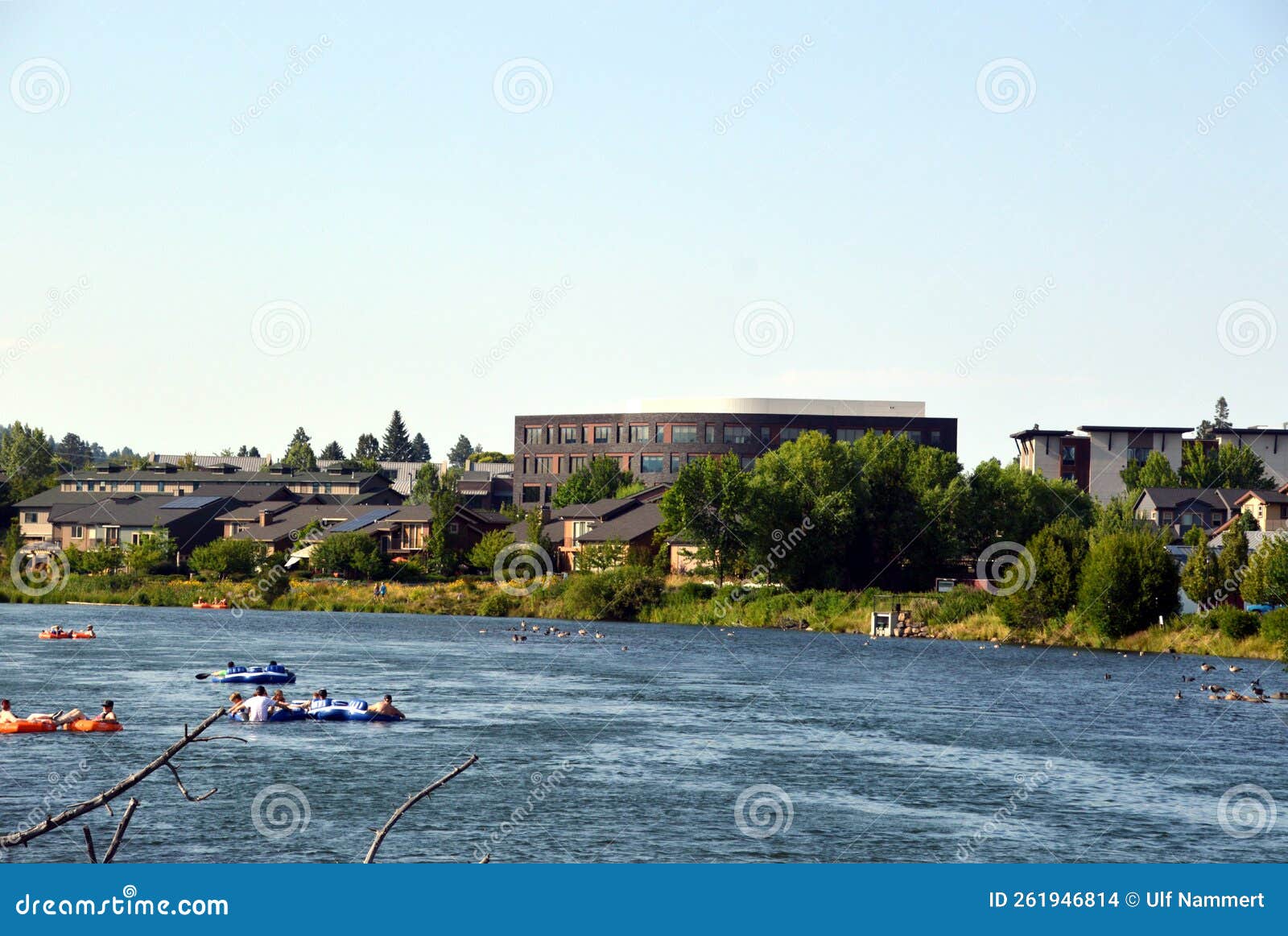 Panorama at the Deschutes River in the Town Bend, Oregon Editorial ...