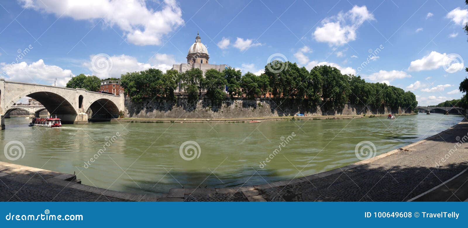 Panorama do rio de Tibre foto de stock. Imagem de igreja - 100649608