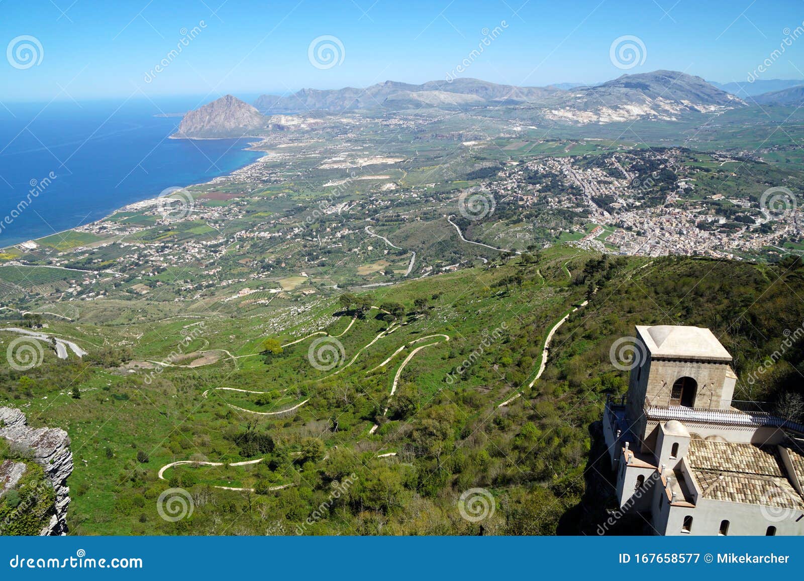 Panorama from Erice 库存图片. 图片 包括有 城堡, 风景, 大教堂, 狭窄, 土气 - 167658577