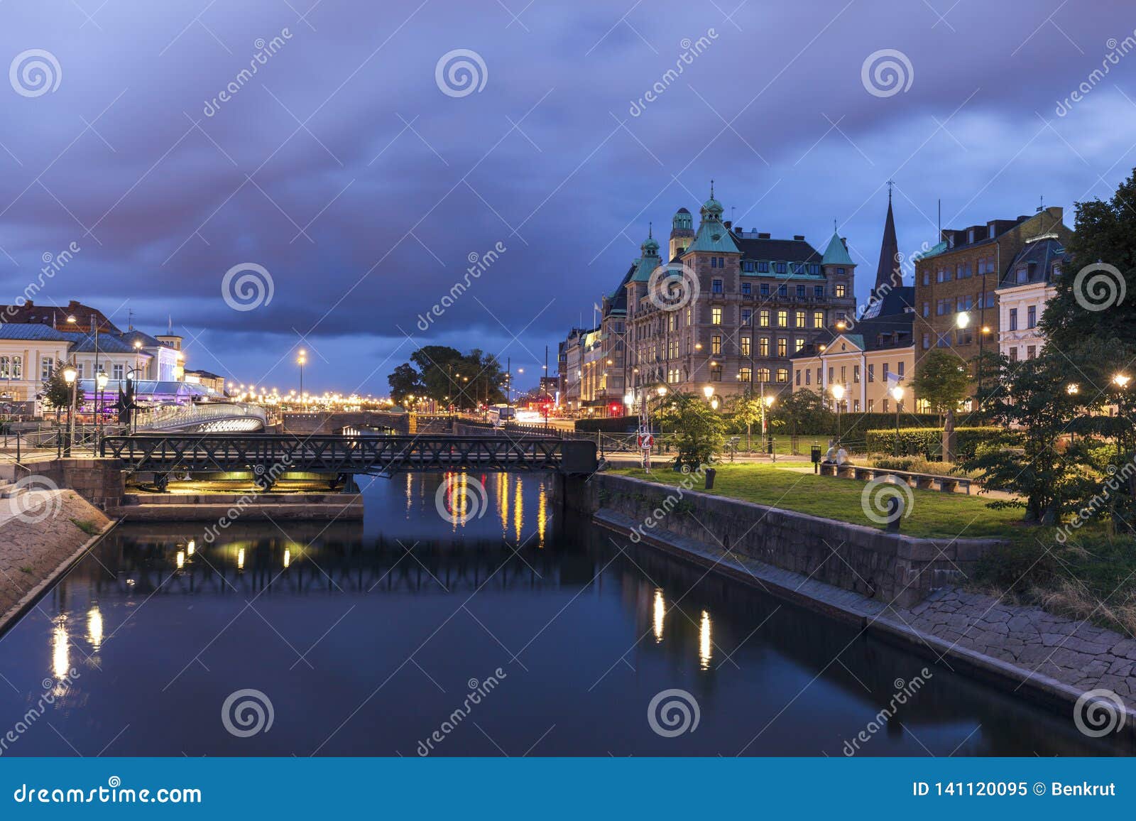 Panorama of Malmo at night stock image. Image of city - 141120095