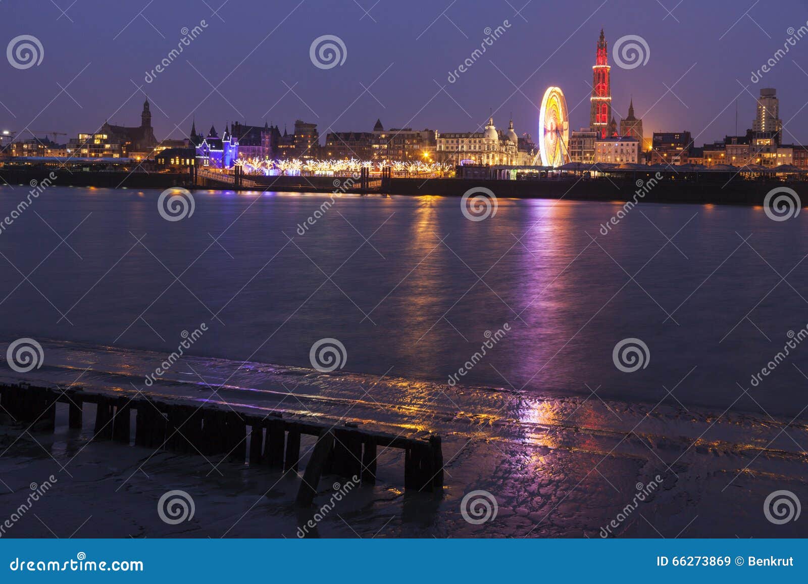 Panorama Van Antwerpen Over Schelde-Rivier Stock Afbeelding - Image of ...