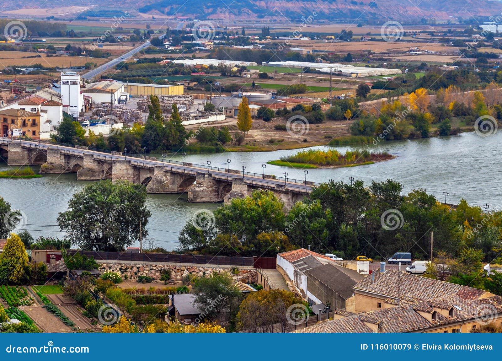 Panorama Van De Rivier Ebro in Tudela, Navarra, Spanje Redactionele ...