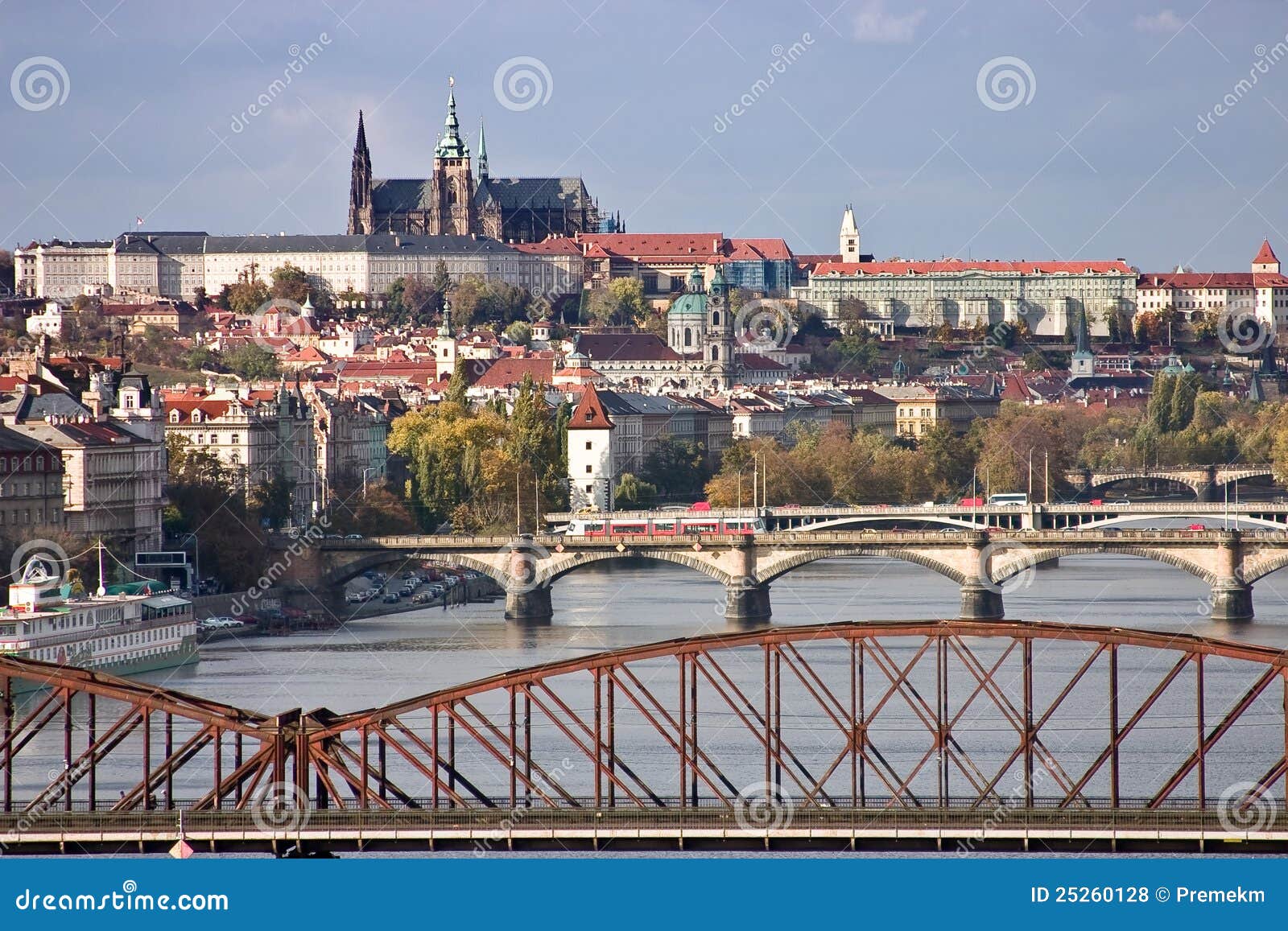 Panorama Van Het Kasteel Van Praag Met Bruggen Stock Foto - Image of ...