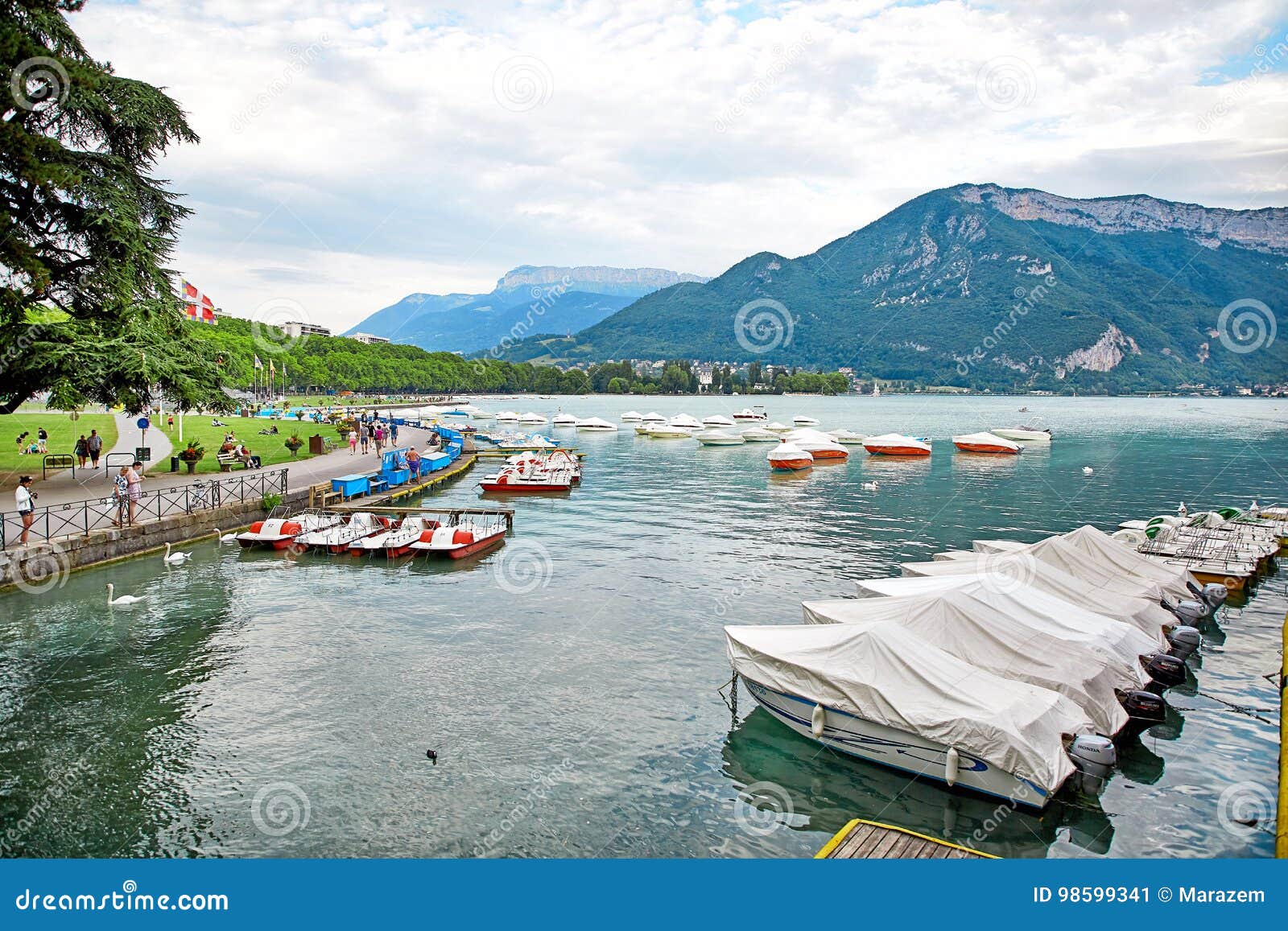 Panorama Van Meer Annecy in Frankrijk Redactionele Foto - Image of ...