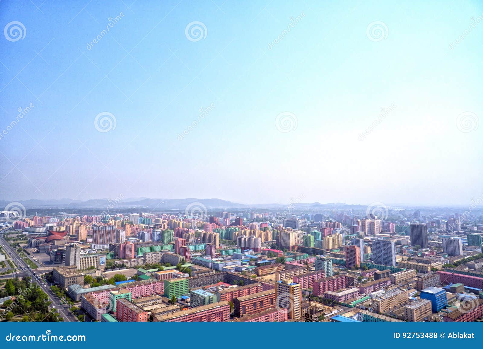 Panorama Van Pyongyang in De Ochtend DPRK - Noord-Korea Stock Foto ...