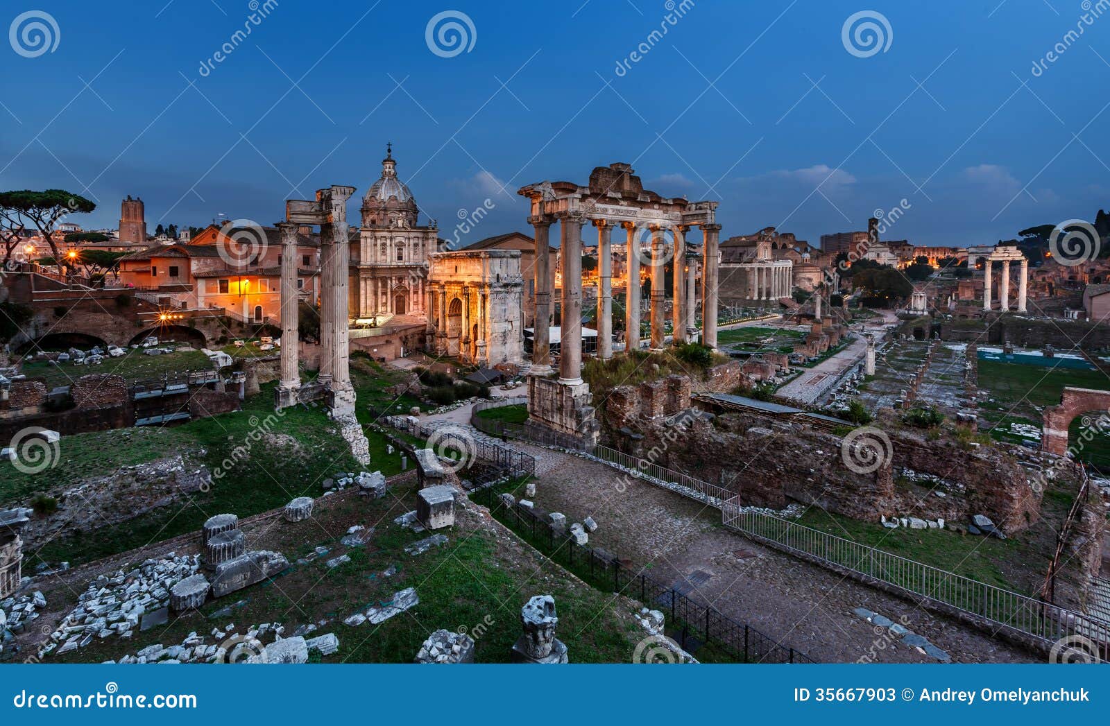Panorama Van Roman Forum (Foro-Romano) in De Avond, Rome Stock ...