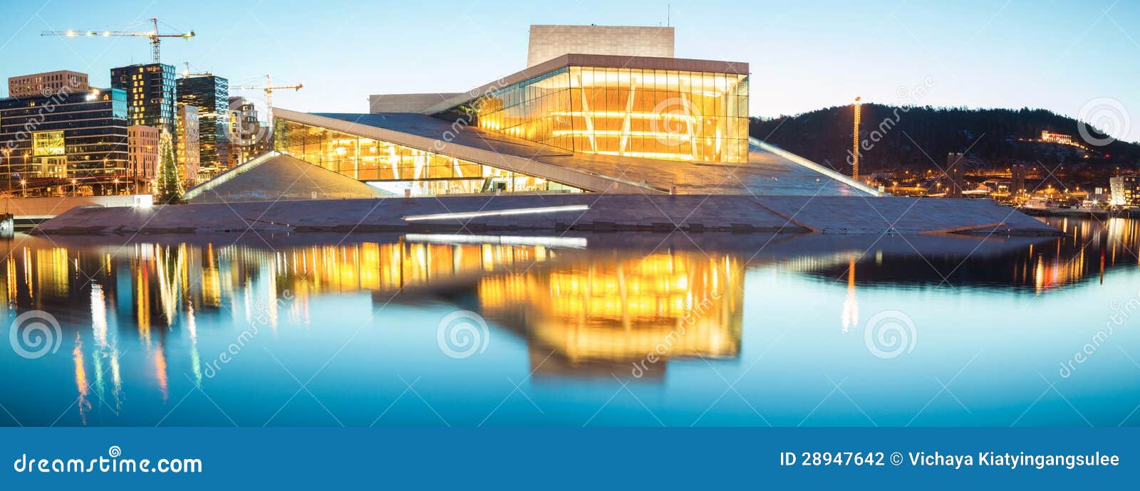 Panorama Von Oslo-Oper Norwegen Stockfoto - Bild von norwegisch, museum ...