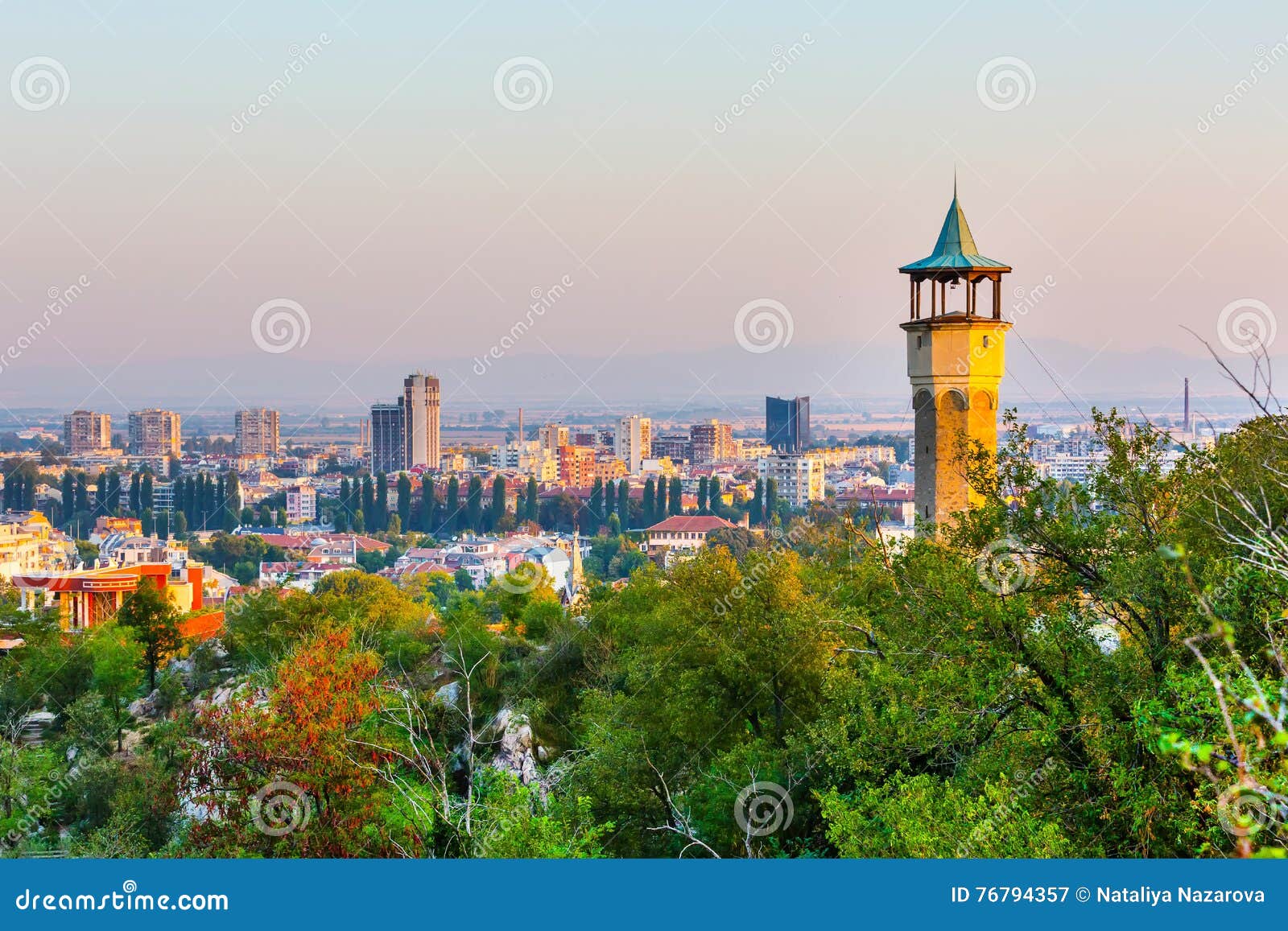 Panorama Von Plowdiw-Stadt, Bulgarien Stockbild - Bild von kirche ...