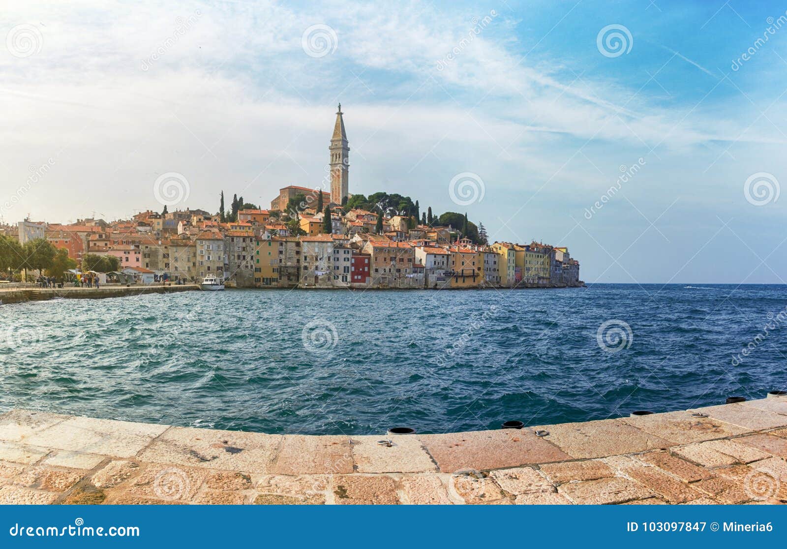 Panorama Von Pula, Kroatien Stockbild - Bild von ansicht, reise: 103097847