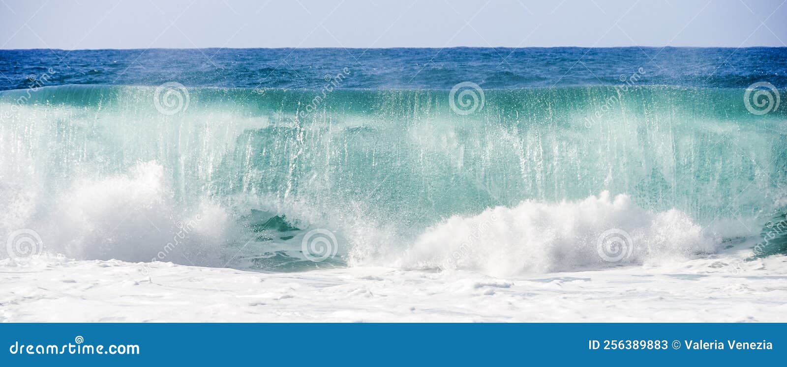 Panoramic Perfect Wave at Waimea Beach, Oahu Stock Image - Image of ...