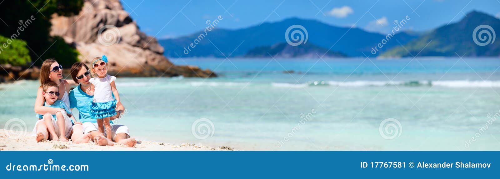 Panoramic Photo of Family on Vacation Stock Image - Image of family ...
