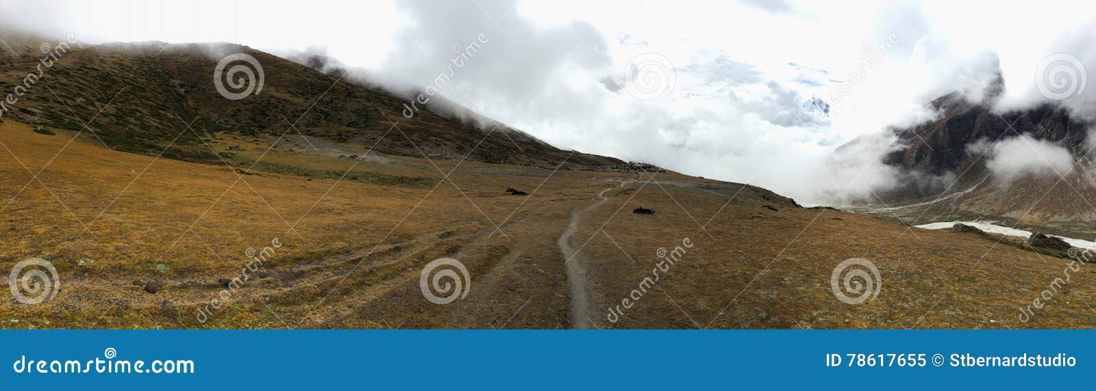 Panoramic of Sloping Grassland with Deep Valley on the Right Stock ...