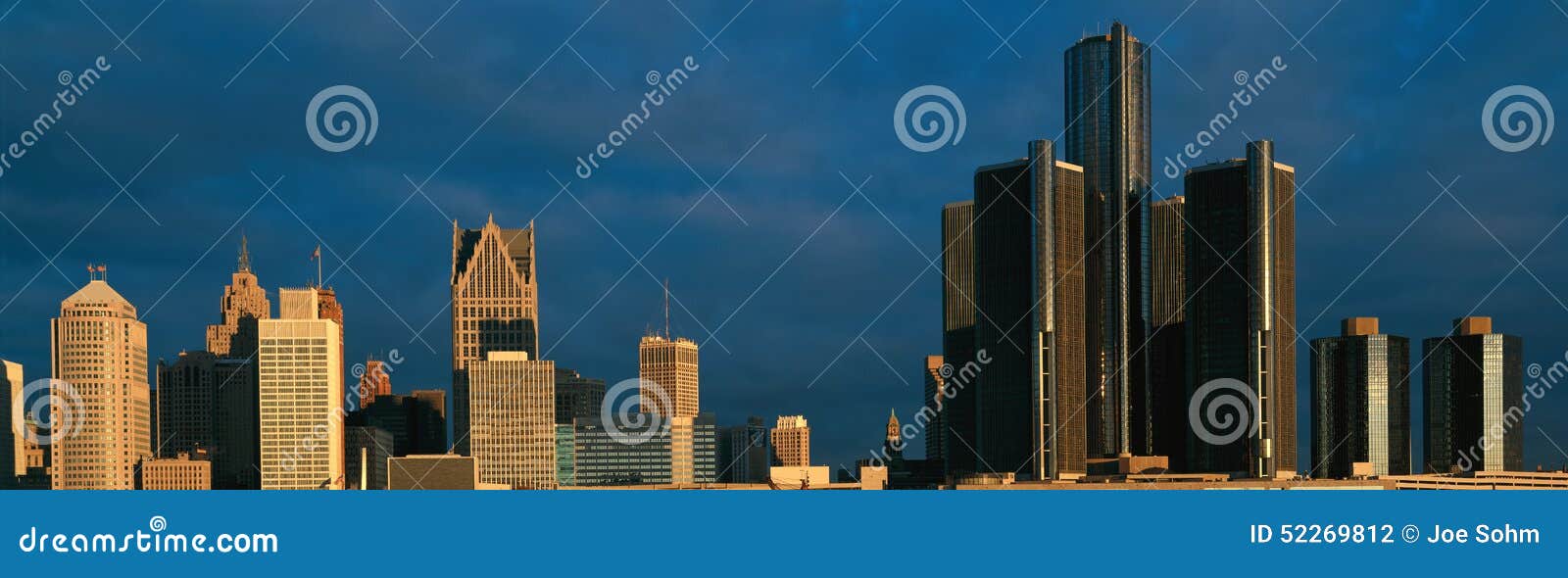 Panoramic Sunrise View of Renaissance Center, Detroit, MI Editorial ...