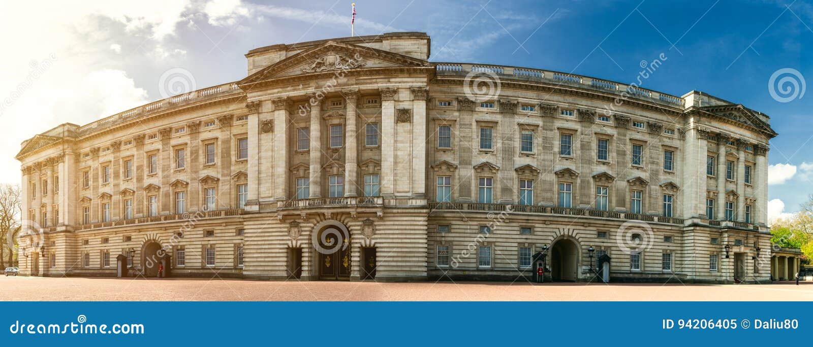 Panoramic View of Buckingham Palace, London, UK Stock Image - Image of ...