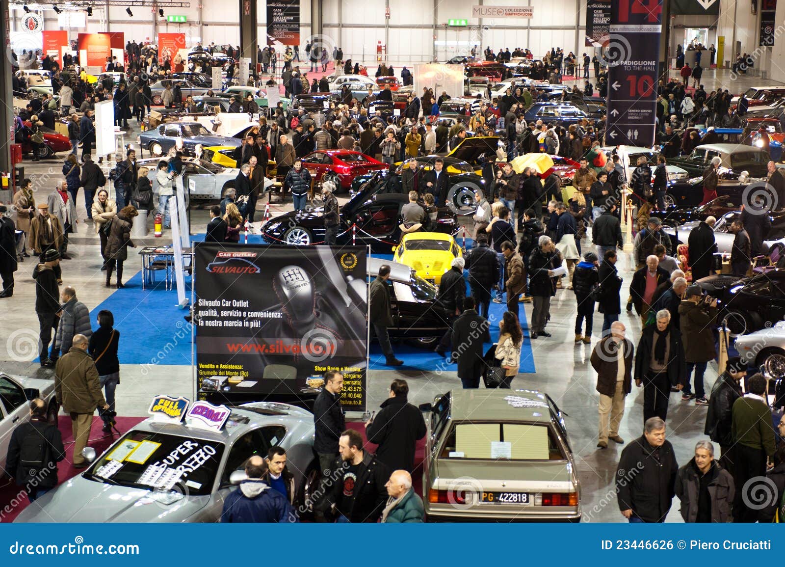 Panoramic View at Classic Car Show Editorial Photo - Image of iconic ...