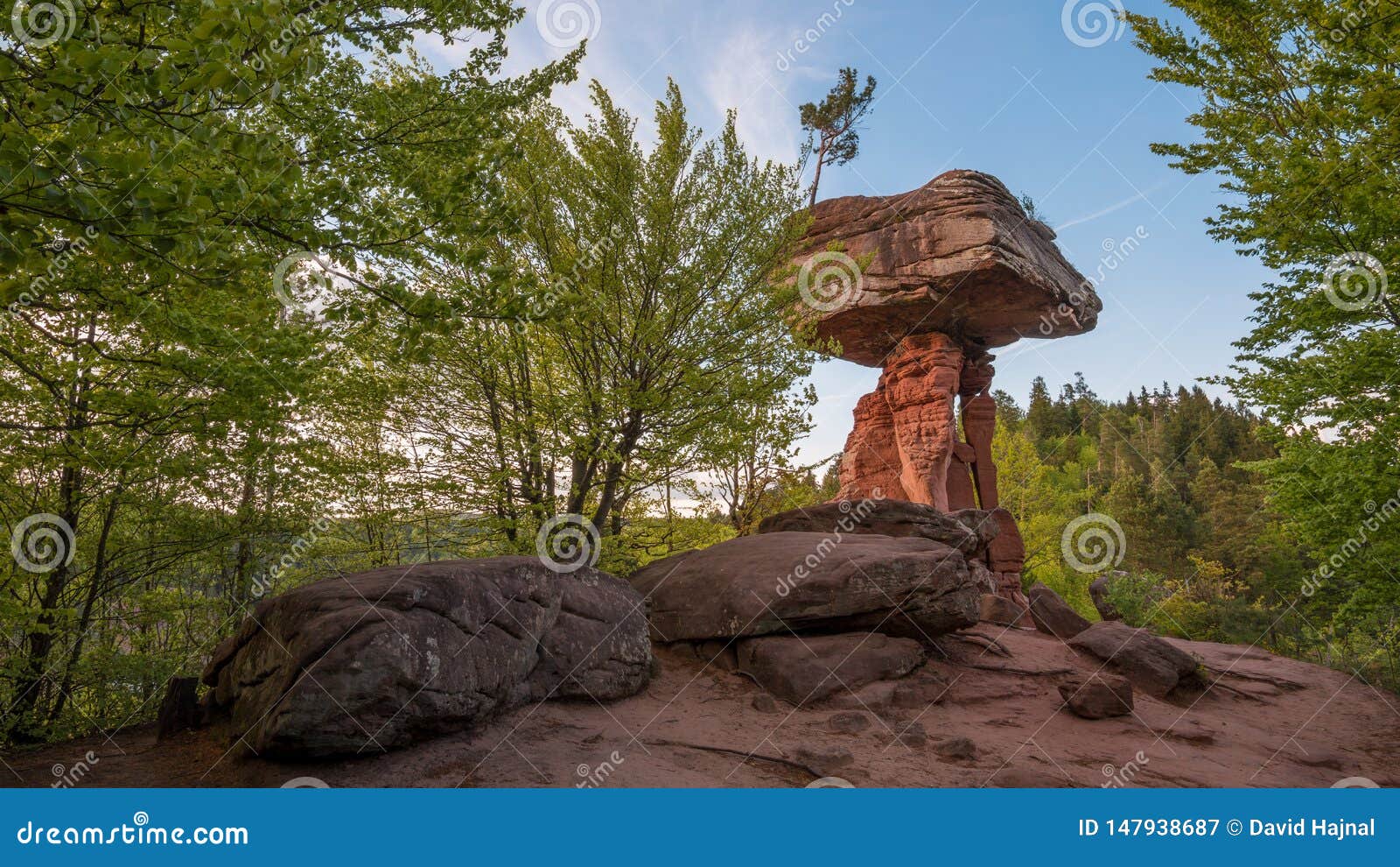 Devil`s Table stock image. Image of backgrounds, landscape - 147938687