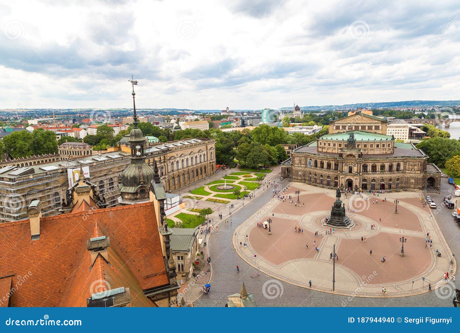 Semper Opera House in Dresden Stock Photo - Image of skyline, europe ...