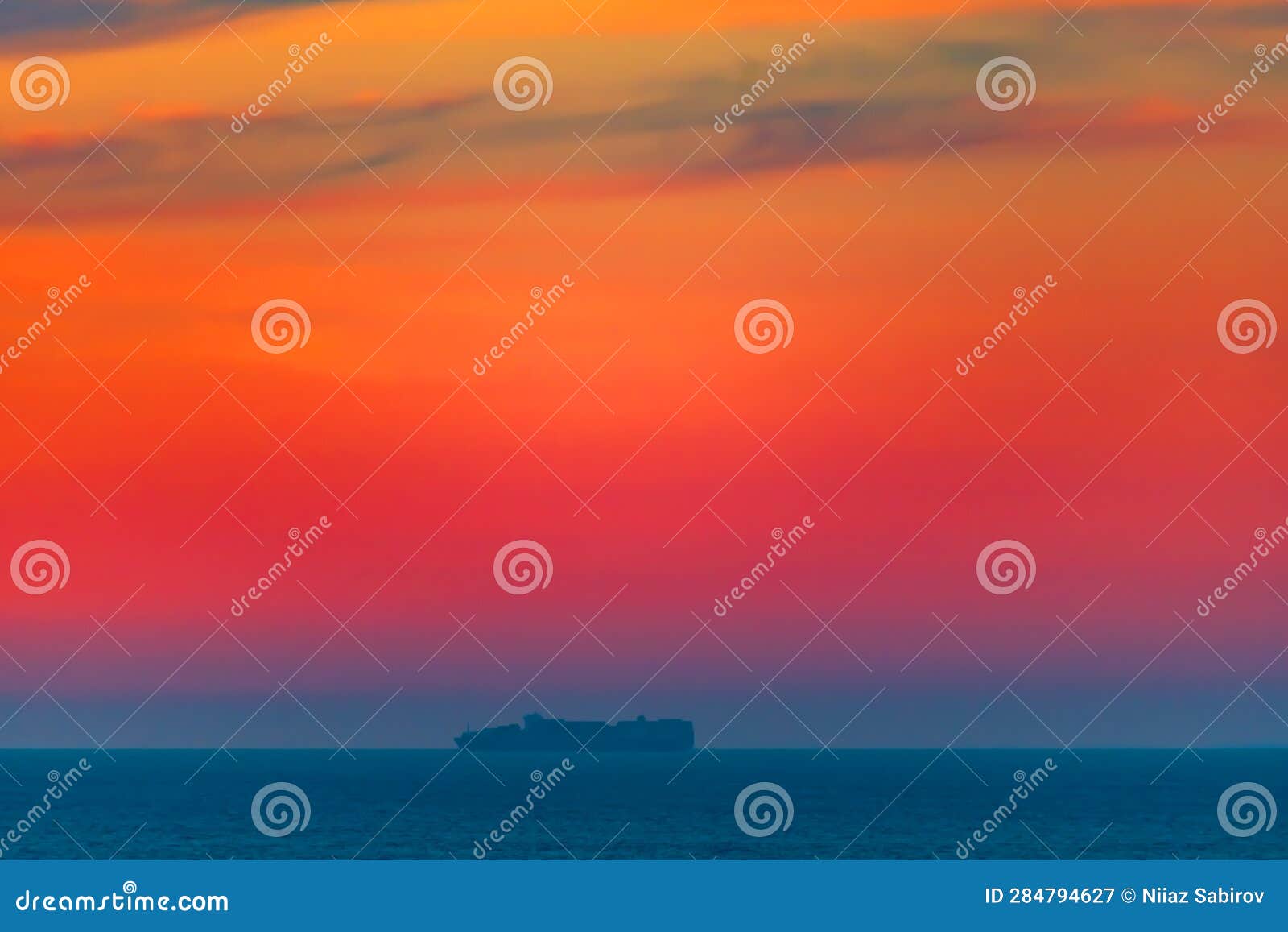 Panoramic View of the Ocean Sunset Against the Background of Multi ...