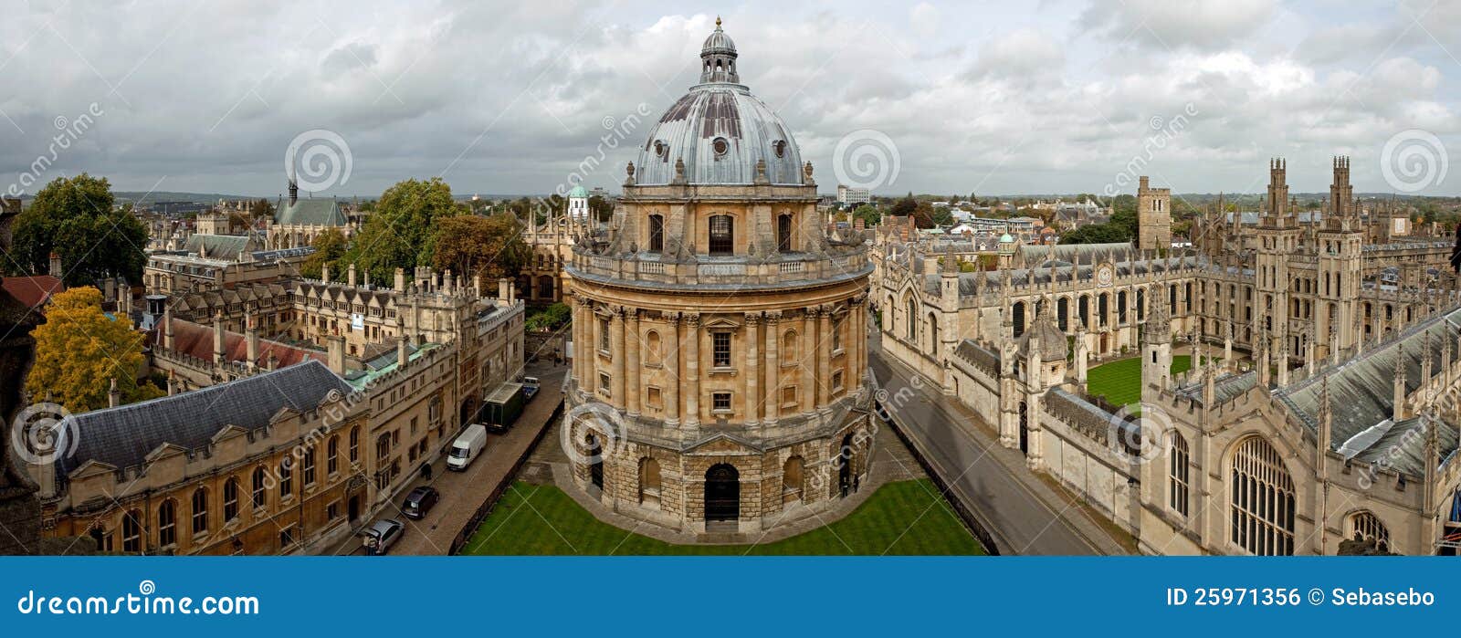 Panoramic view of Oxford stock photo. Image of english - 25971356