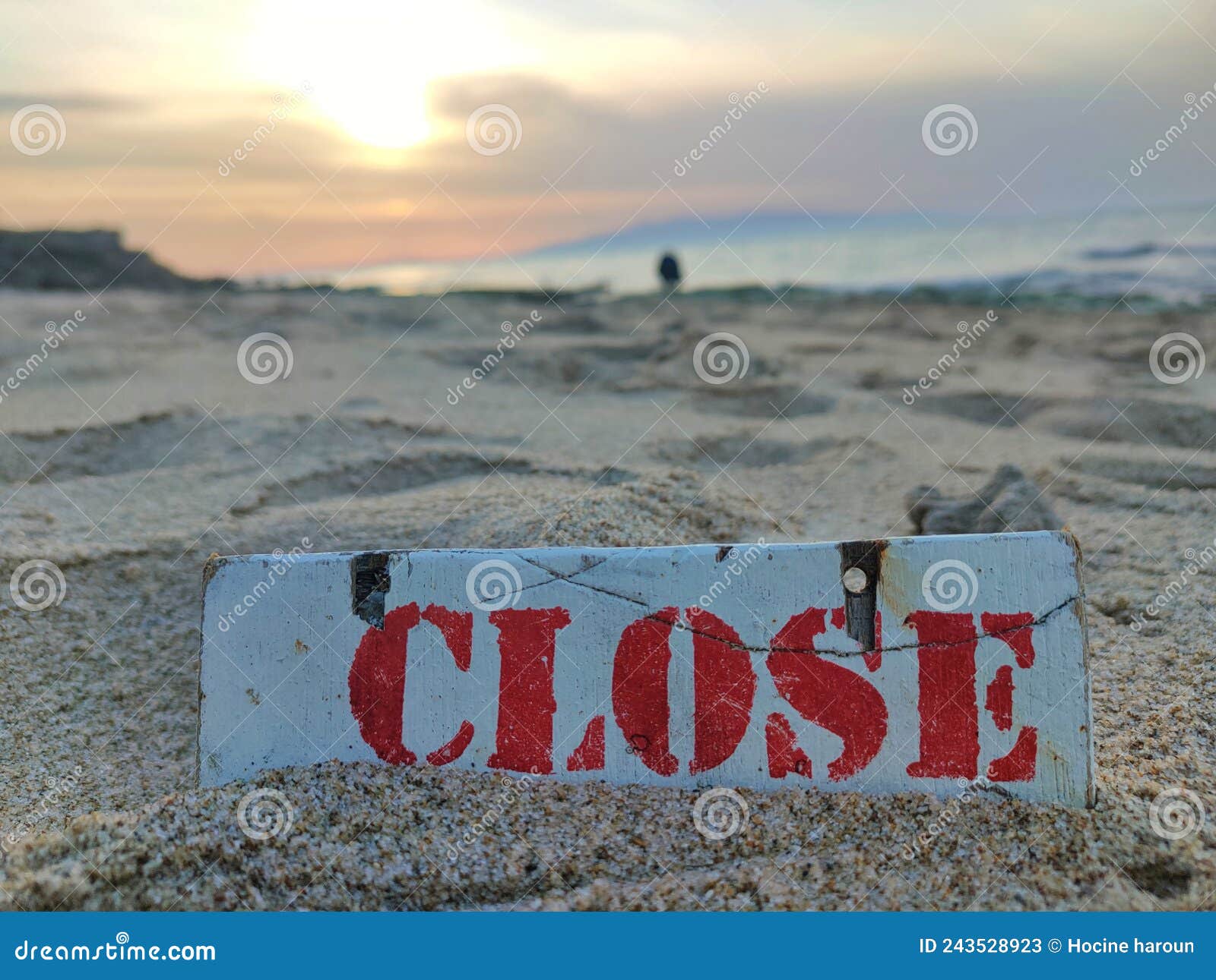 The Word Close Written on a Plate Stock Image - Image of people ...