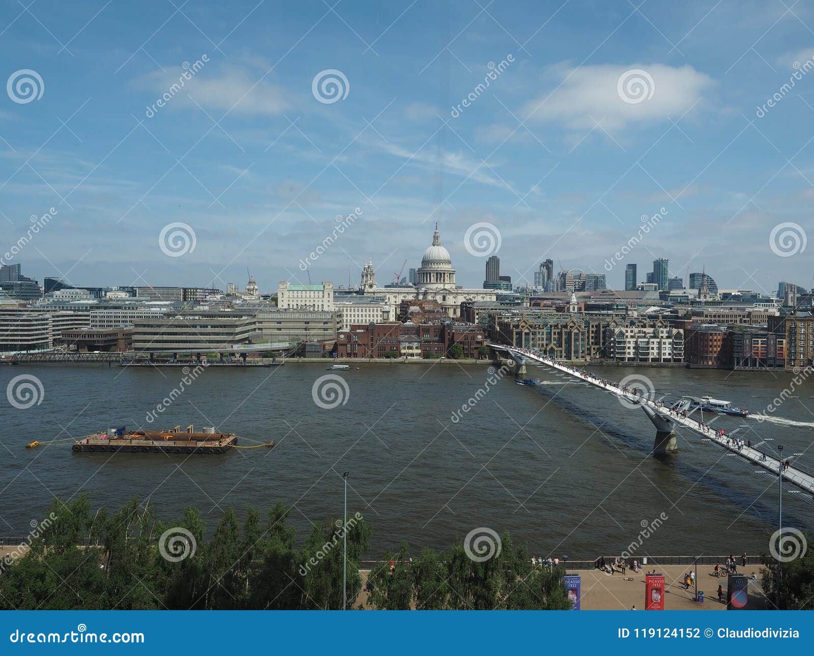 River Thames in London editorial photography. Image of european - 119124152