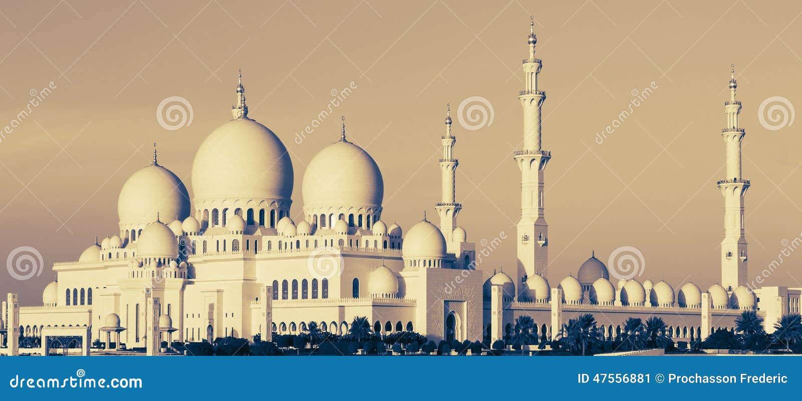Panoramic View of Sheikh Zayed Mosque Stock Image - Image of asia ...