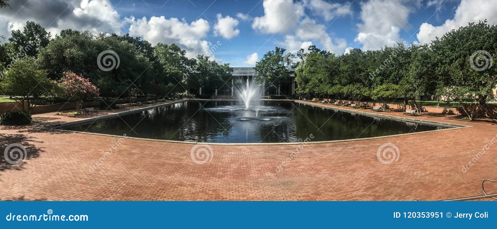 Thomas Cooper Library On The Campus Of The University Of South Carolina ...
