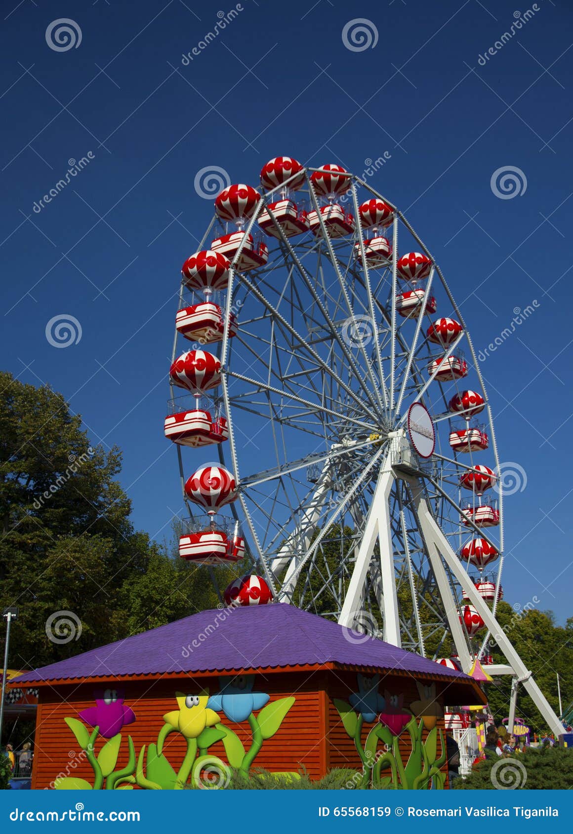 Panoramic wheel editorial stock image. Image of amusement - 65568159