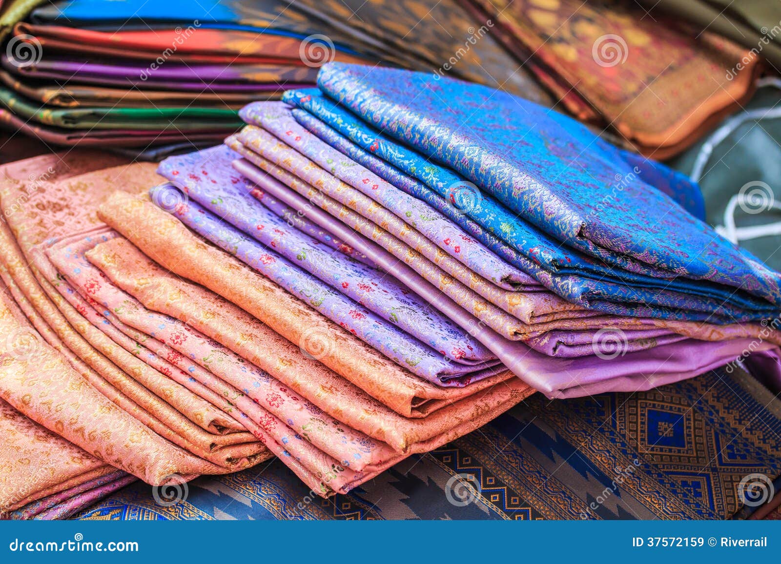 Panos tradicionais imagem de stock. Imagem de projeto - 37572159