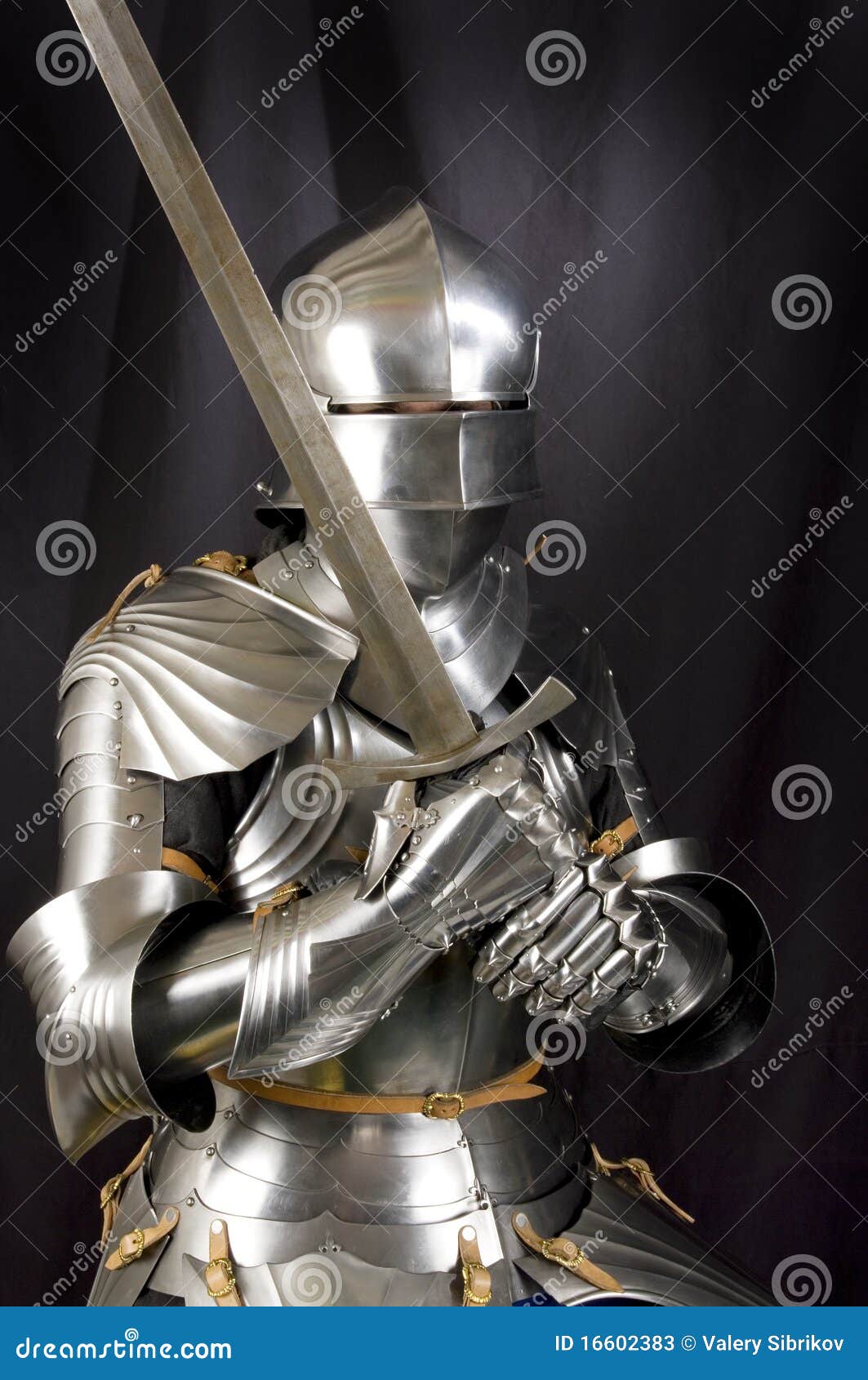 Pansar fotografering för bildbyråer. Bild av riddare - 16602383