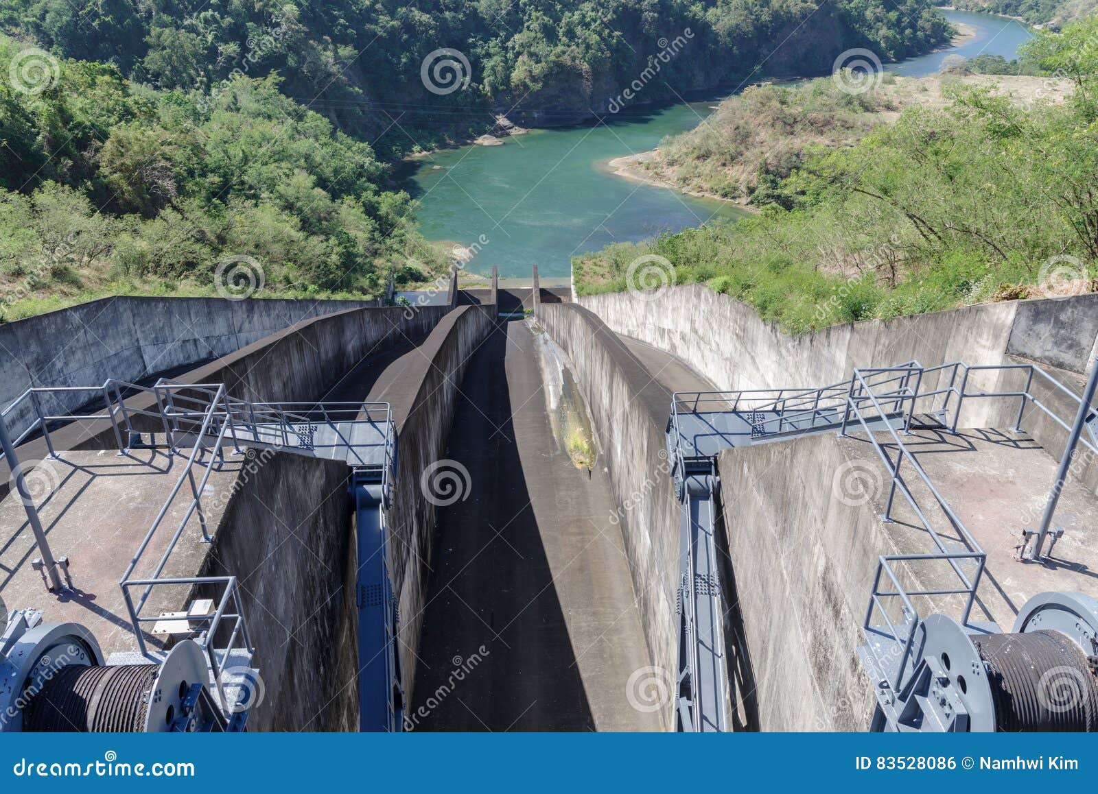 Pantabangan水坝 库存照片. 图片 包括有 视图, 基础设施, 菲律宾, 水坝, 水路, 蓝色 - 83528086