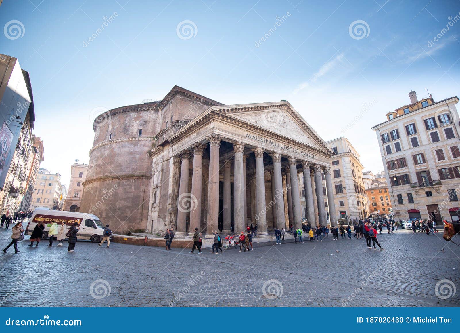 The Pantheon Building in Rome Editorial Image - Image of travel, roman ...