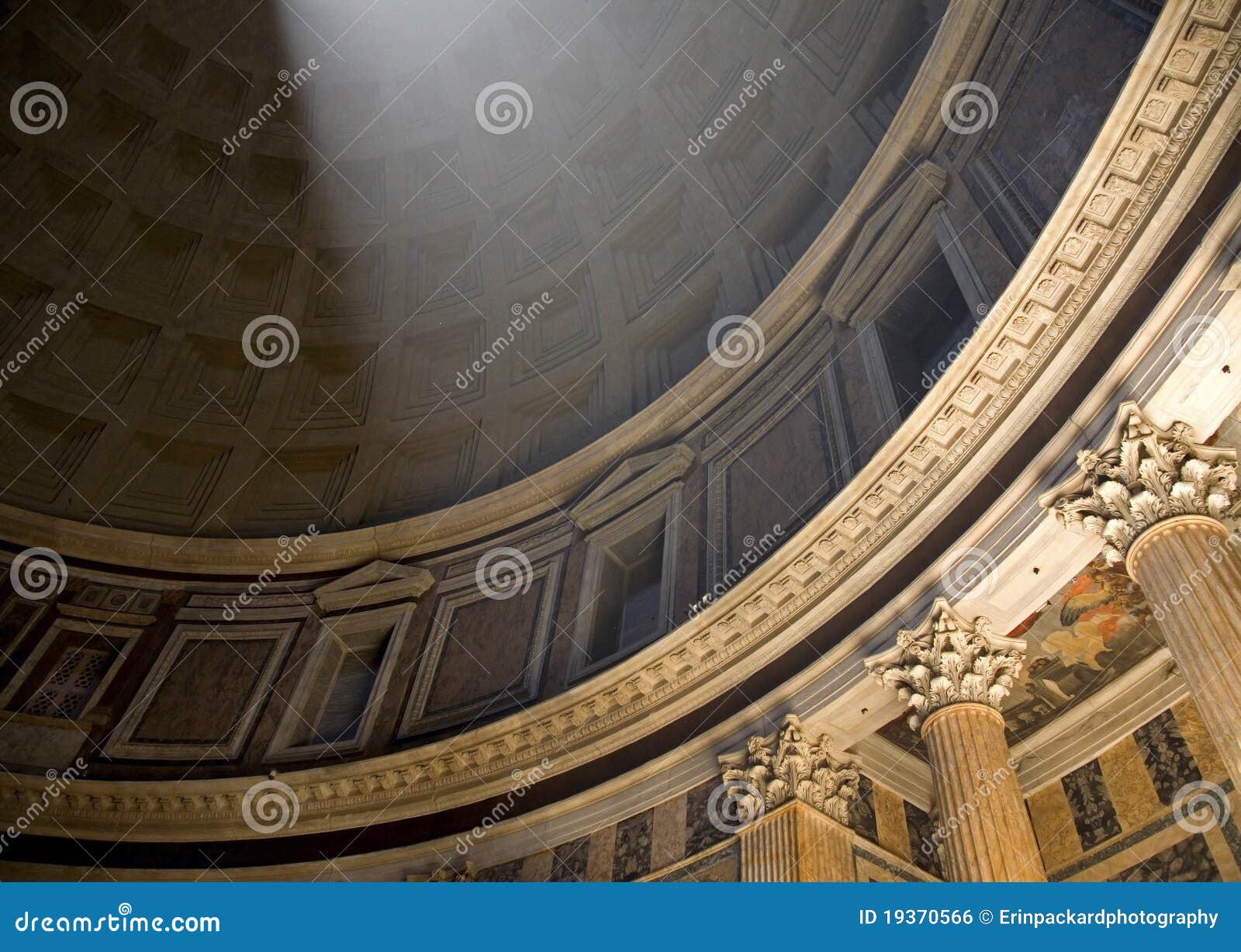 Pantheon Light Ray editorial photo. Image of gods, historic - 19370566
