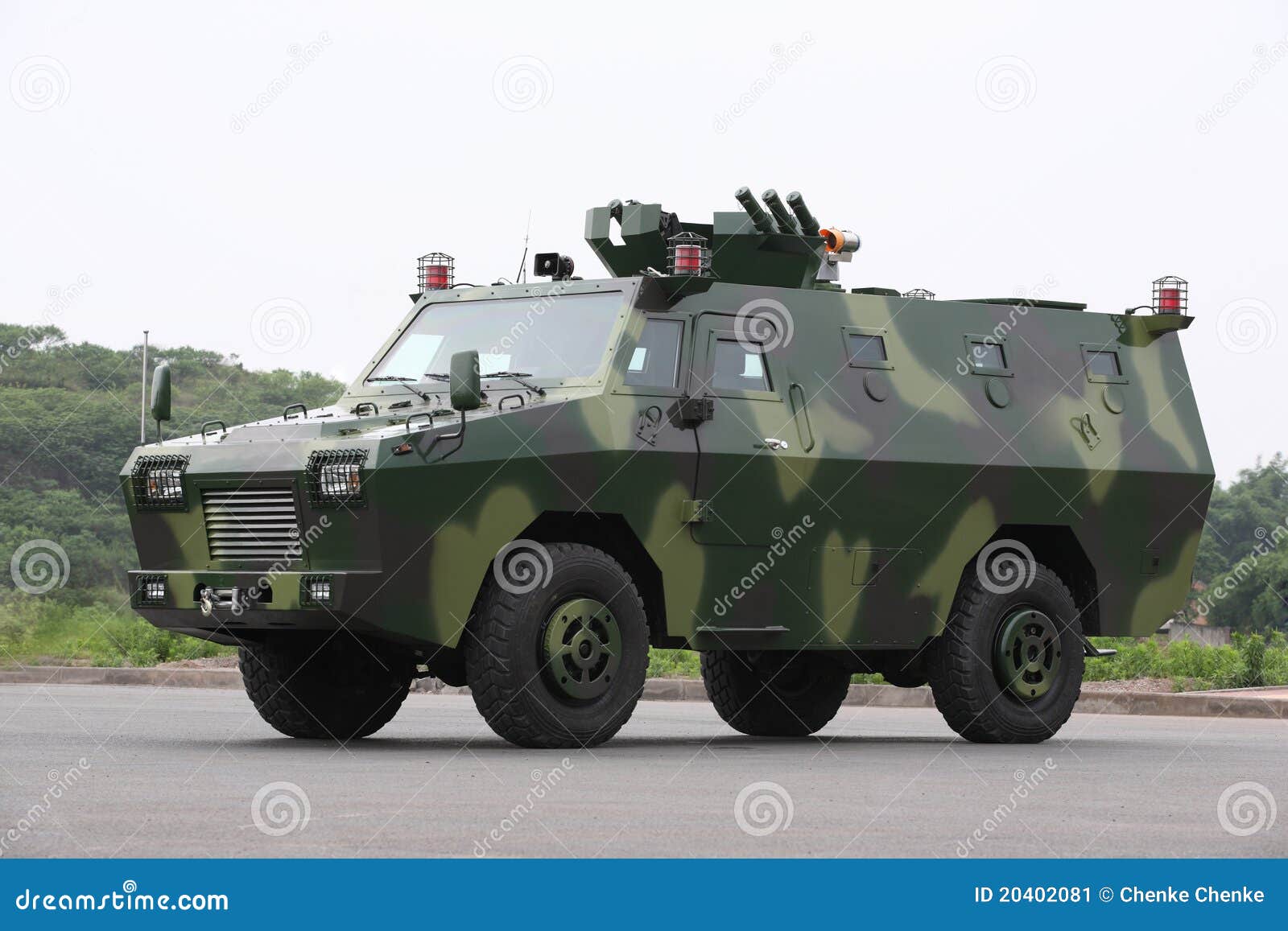 Pantserwagens stock afbeelding. Image of openlucht, oorlog - 20402081