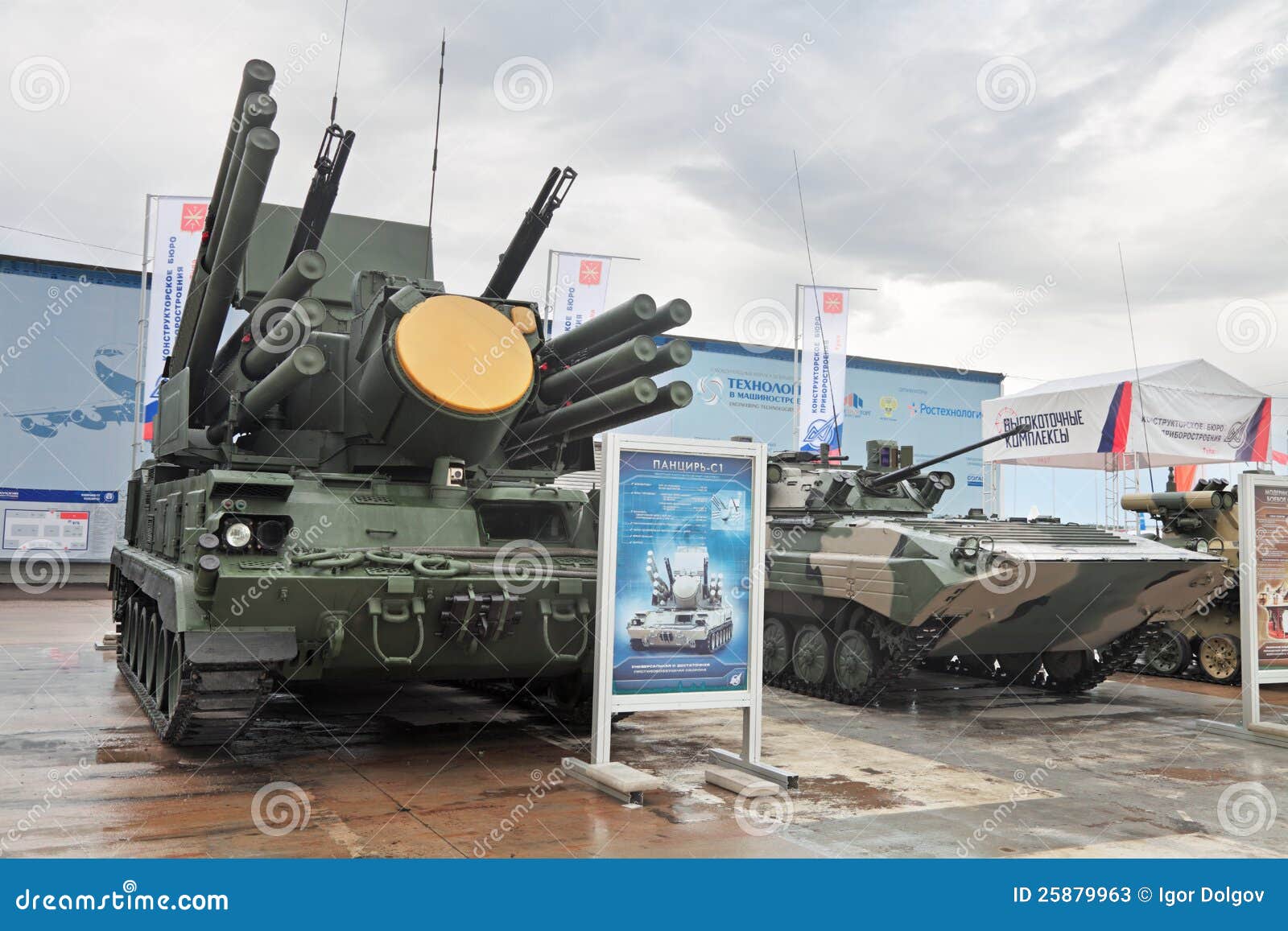 Pantsir-S1 editorial stock photo. Image of artillery - 25879963