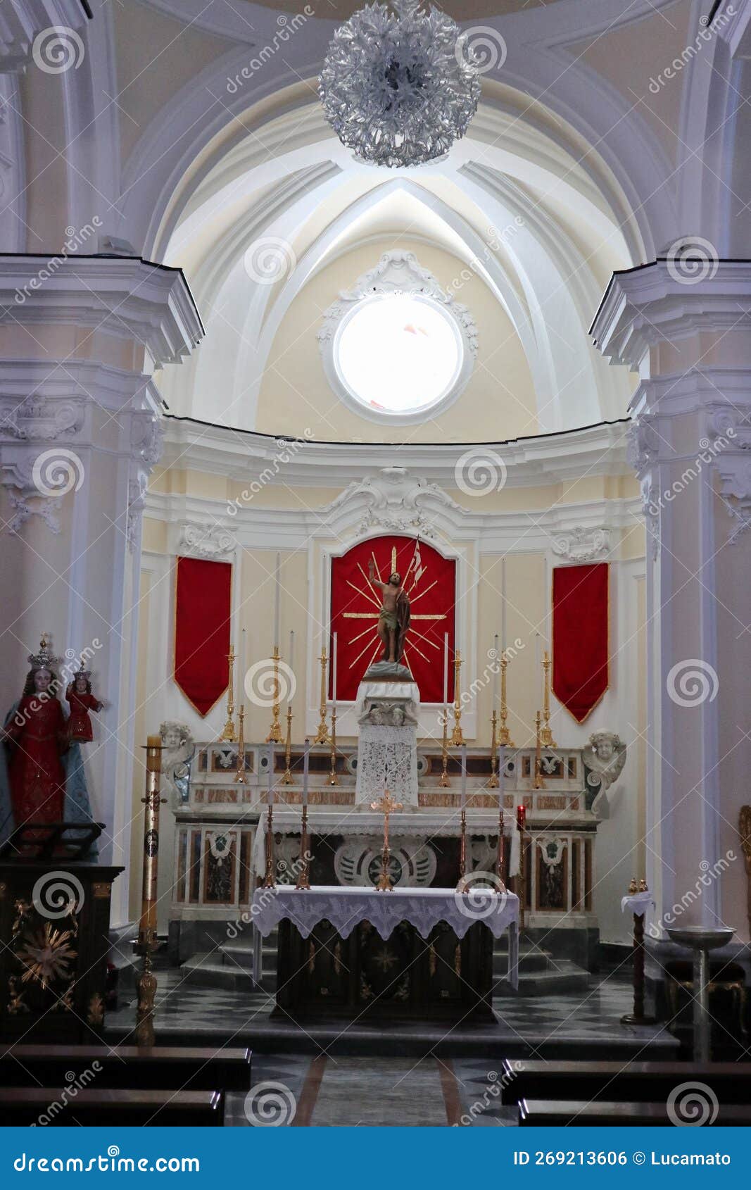 Panza - Altare Della Chiesa Di San Leonardo Stock Photo - Image of apse ...